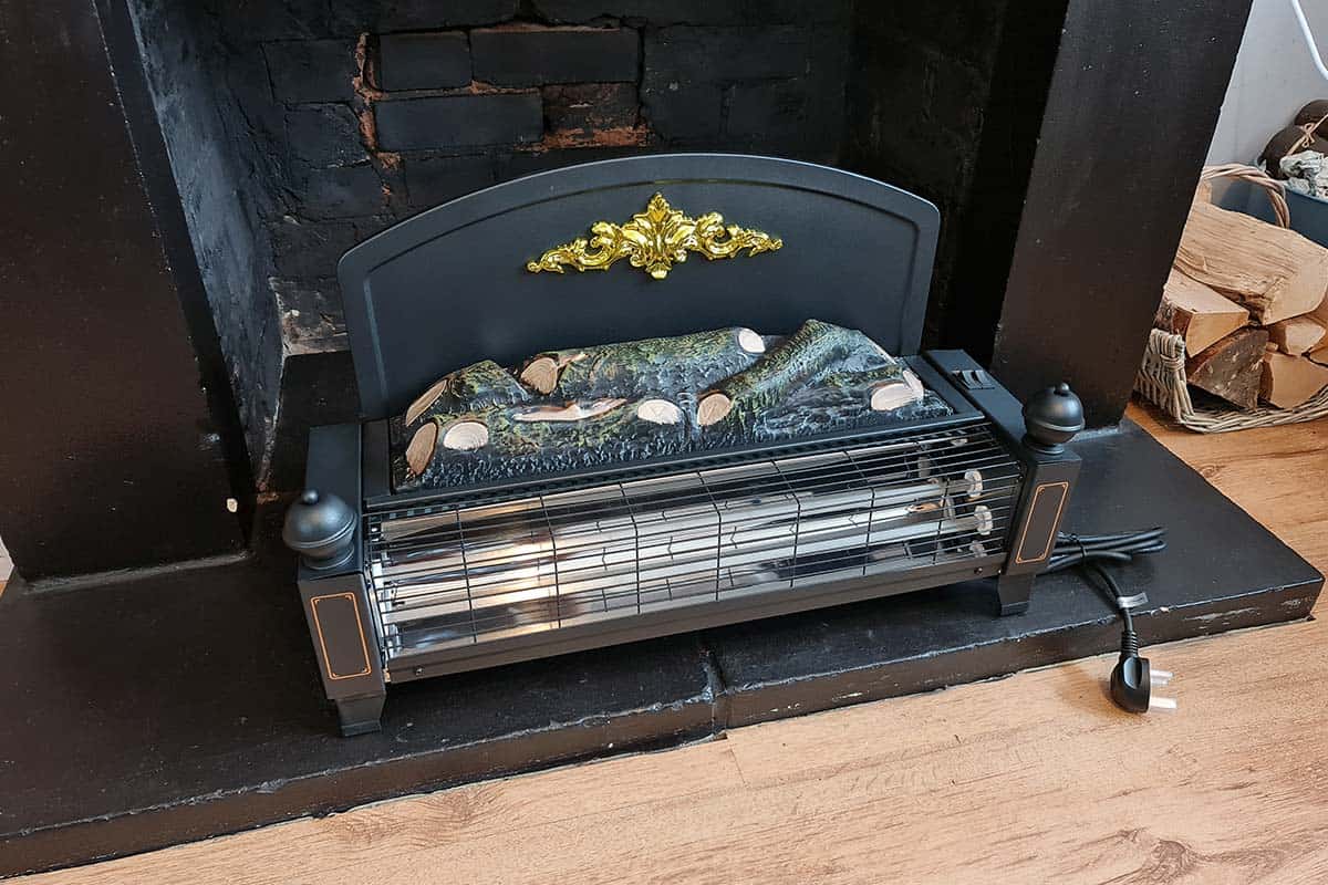 Electric Fireplace Logs (The Complete Guide) - Fireplace Universe