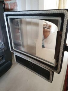 Here’s What’s Inside A Wood Burning Stove (With Real Pictures)